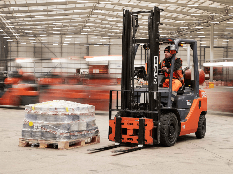 2B&C Logistics - Pallet Distribution & Storage in Oxfordshire